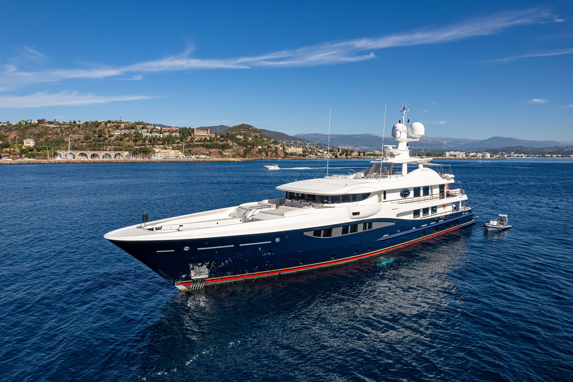 DENIKI yacht for charter (Amels, 52.3m, 2007)